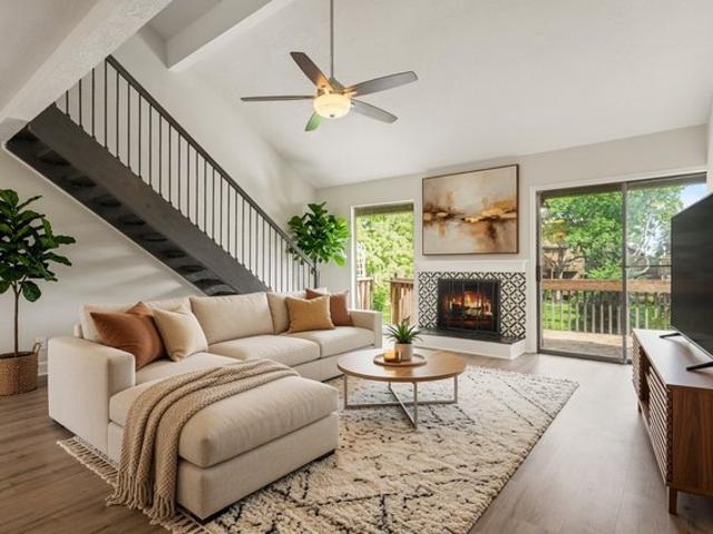 723 Davis Rd, League City, TX 77573
