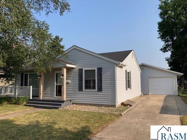 723 E 2nd St, Redwood Falls, MN 56283