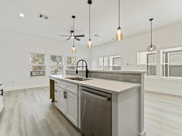 723 E 37th St, Houston, TX 77022