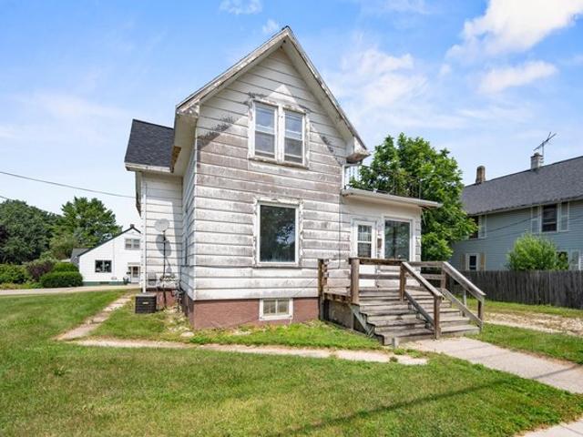 723 Fremont St, Algoma, WI 54201
