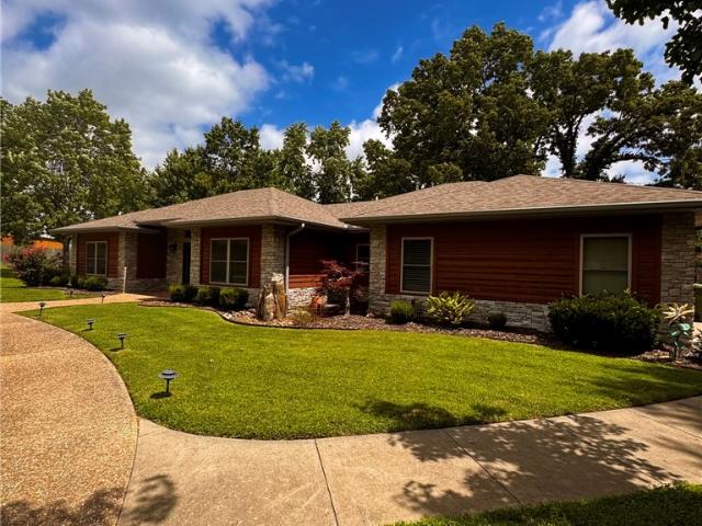 723 Lakeview Drive