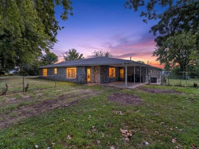723 N Bristow Ave, Coweta, OK 74429