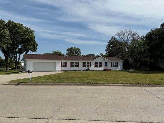 723 N Norbeck St, Vermillion, SD 57069