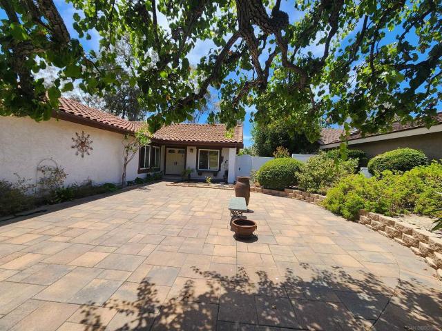 723 Santa Camelia