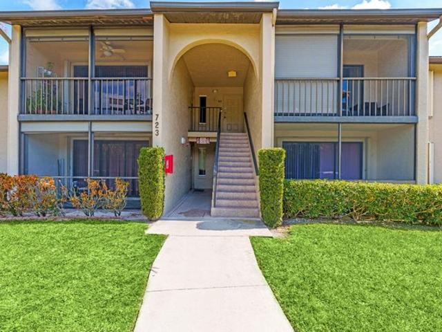 723 Sunny Pine Way Apt H2, Greenacres, FL 33415