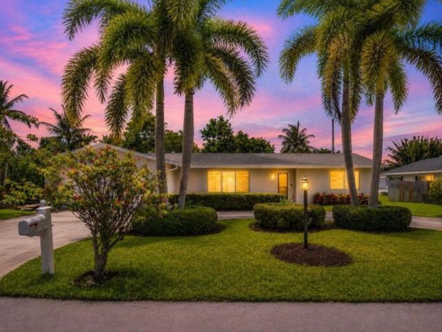 723 SW 27th Ter, Boynton Beach, FL 33435