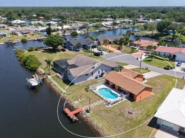 723 Portia St N, Nokomis, FL 34275