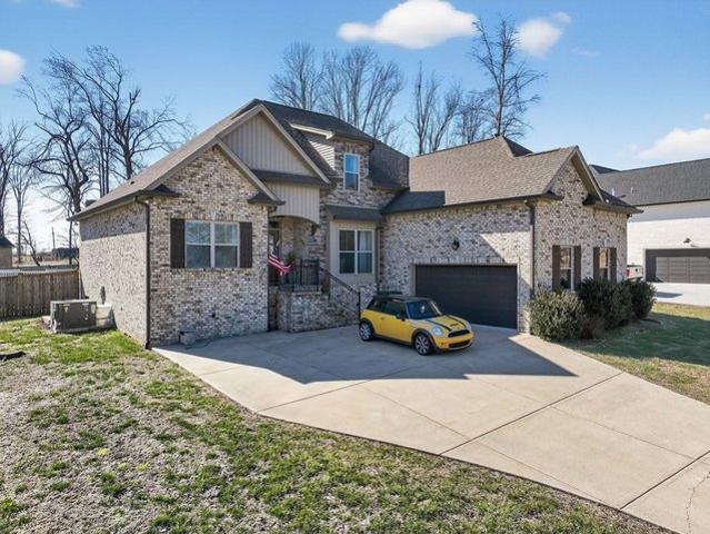 723B Russell St N, Portland, TN 37148