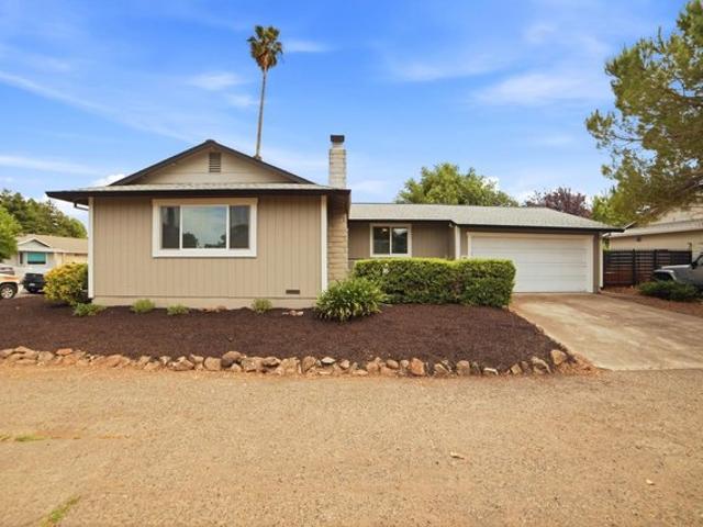 7245 Circle Dr, Rohnert Park, CA 94928