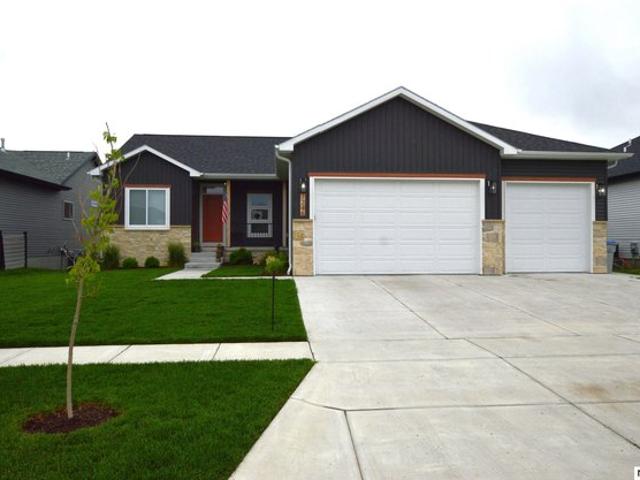 7246 N 49th St, Lincoln, NE 68514