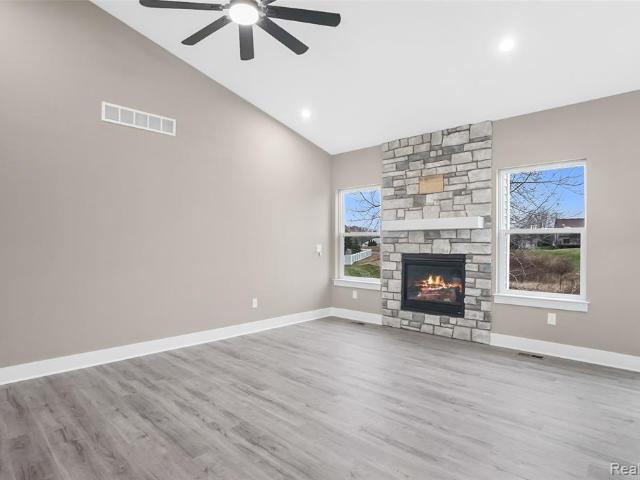 7246 Geraldine Circle