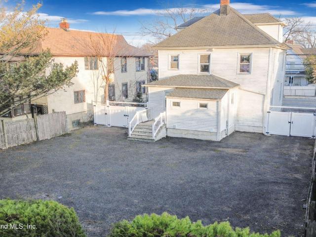 7247 Amboy Road | Compass