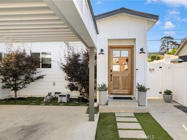 7247 Genesta Ave, Los Angeles, CA 91406