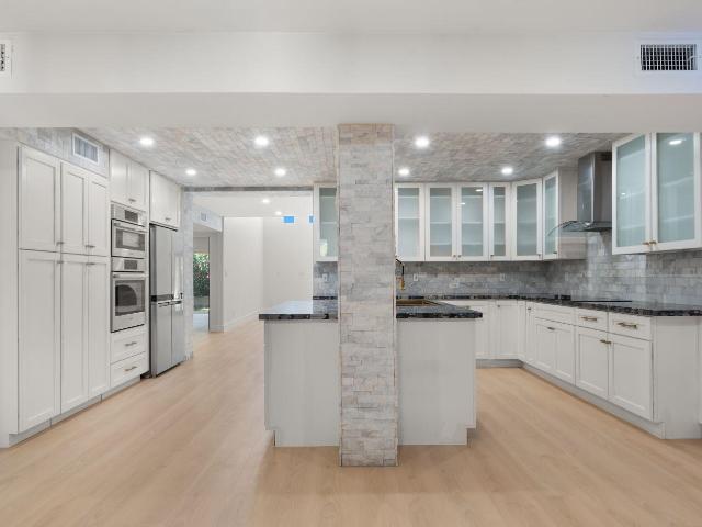 7240 n via de la montana