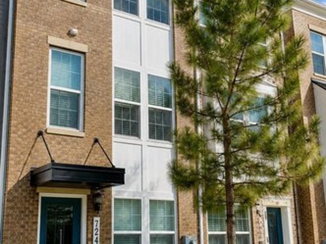 7240 Clagett Dr Unit 719, Hyattsville, MD 20785