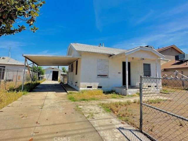 724 30th St, Bakersfield, CA 93301