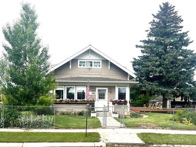 724 4th St, Valier, MT 59486