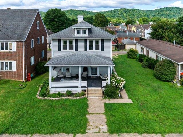 724 5th St, New Martinsville, WV 26155