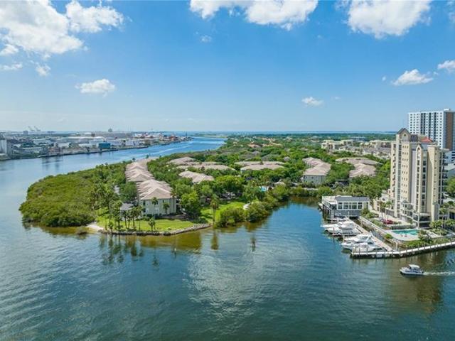 724 Coral Reef Dr, Tampa, FL 33602