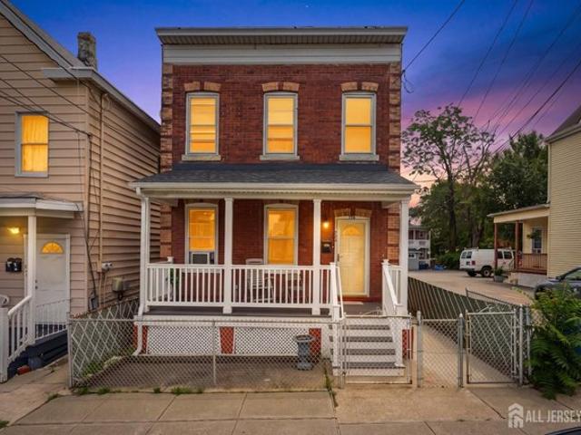 724 Charles St, Perth Amboy, NJ 08861