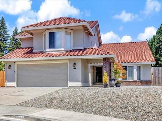 724 Chelmsford Ct, Vacaville, CA 95688