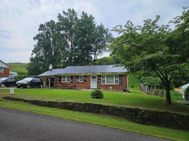 724 Apple Valley Rd, Marion, VA 24354