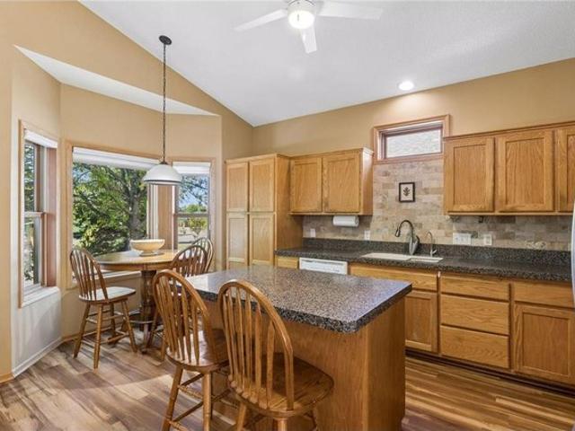 724 Gilfillan Ln, White Bear Township, MN 55127