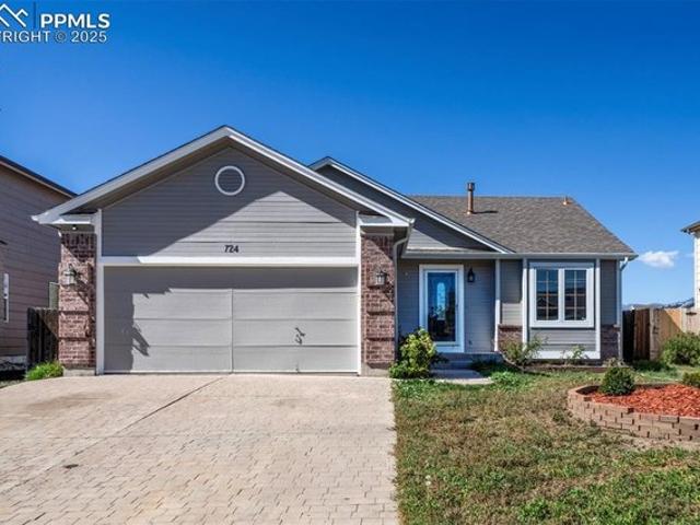 724 Daffodil St, Fountain, CO 80817