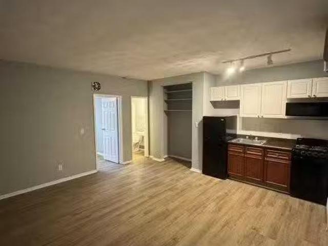 724 Delta Ave. Apt. 14 724 Delta Ave Apt 14