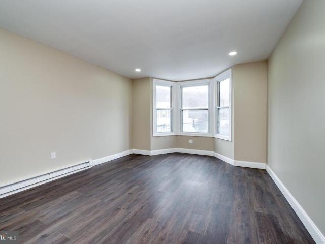 724 E Centre Street