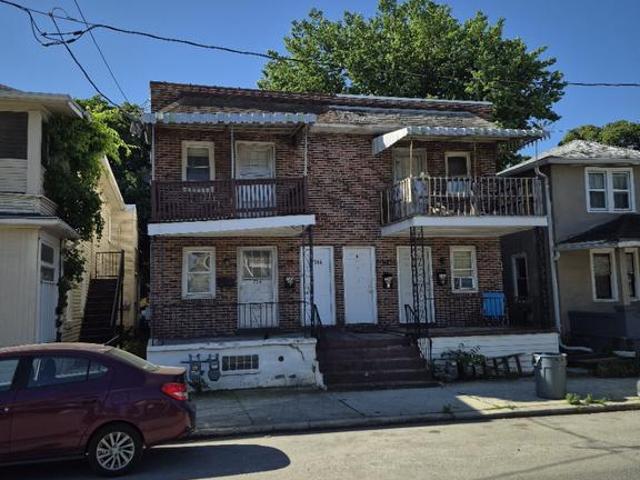 724 E Princess Street