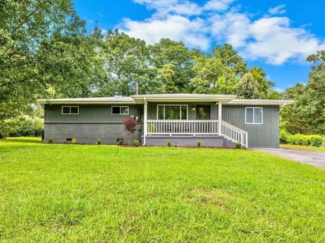 724 Fricks Ln, Rossville, GA 30741