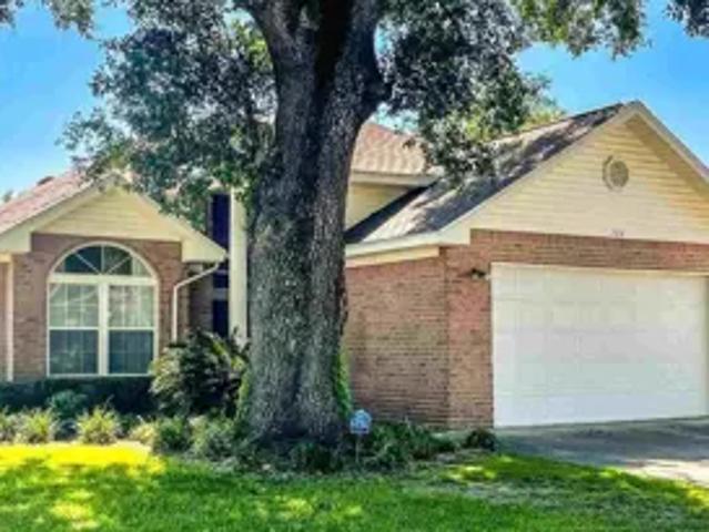 724 Ladner Dr, 3 beds, 2 full baths
