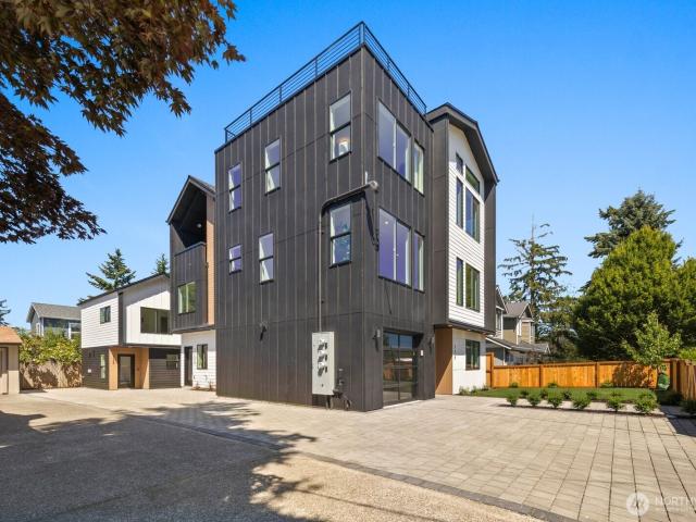 724 N 89TH Street