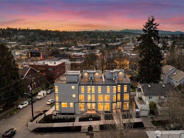 724 N 36th St, Seattle, WA 98103