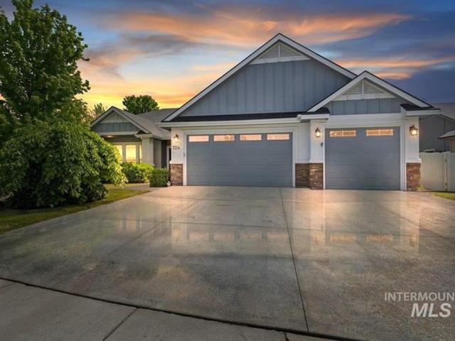 724 N Alog Ave, Eagle, ID 83616