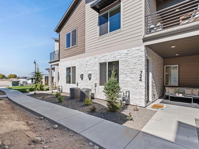 724 S Calhoun Ln, Star, ID 83669 | MLS #98963 | Compass