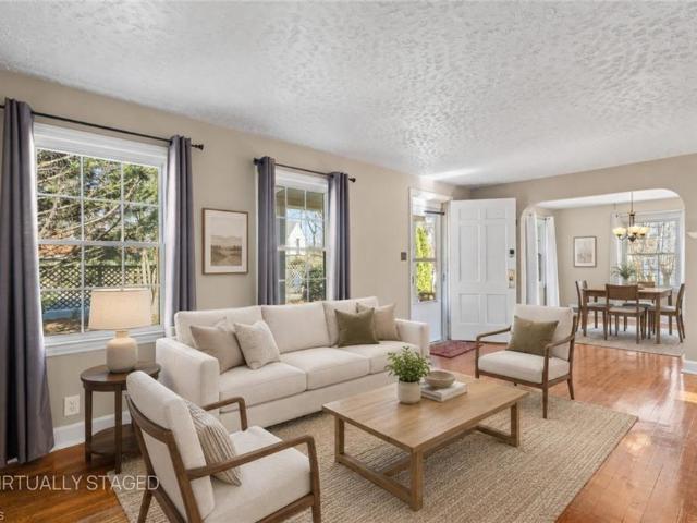 724 S Sunset Drive