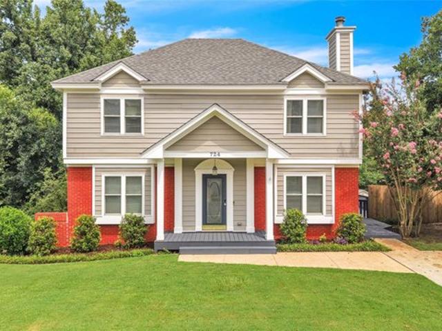 724 Silver Hills Dr, Prattville, AL 36066