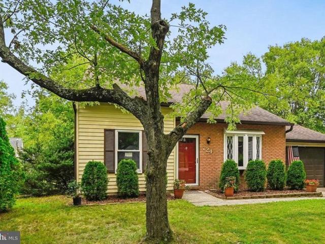 724 Stafford Hill Dr, Glen Burnie, MD 21061