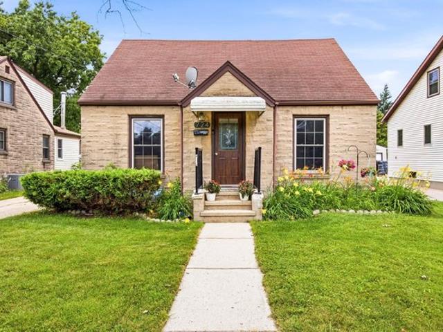 724 State St, Menasha, WI 54952