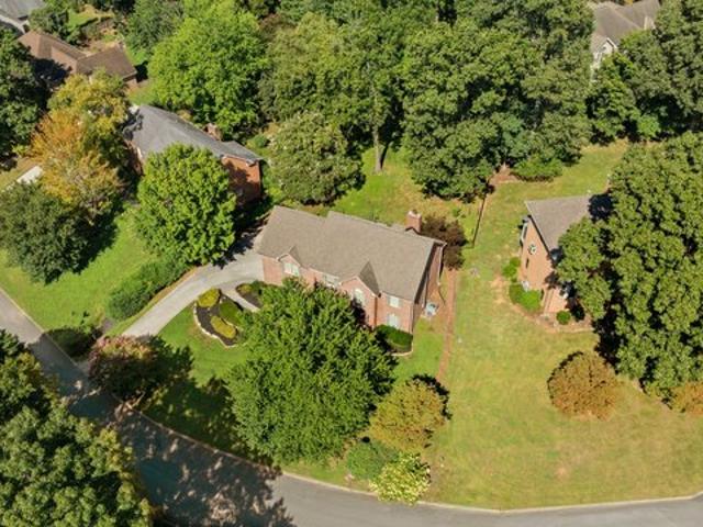724 Summit Lake Ct, Knoxville, TN 37922