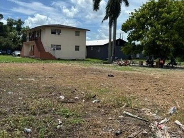 724 SW Avenue B, Belle Glade, FL 33430