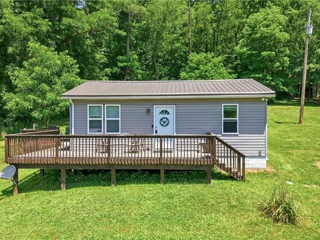 724 River Rd