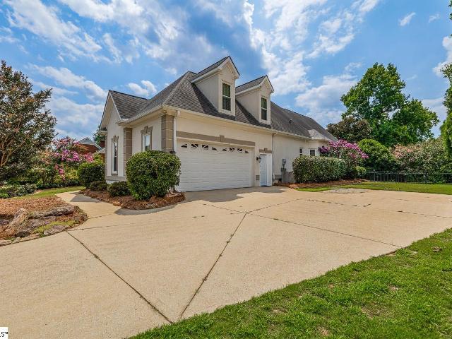 724 W Tara Lane