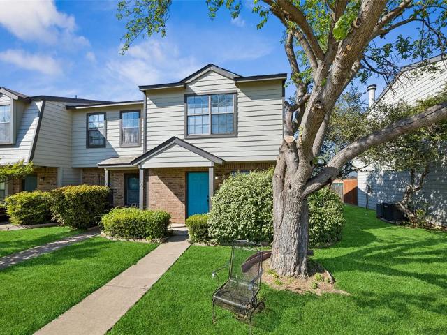 724 W Collins St, Denton, TX 76201 | Compass