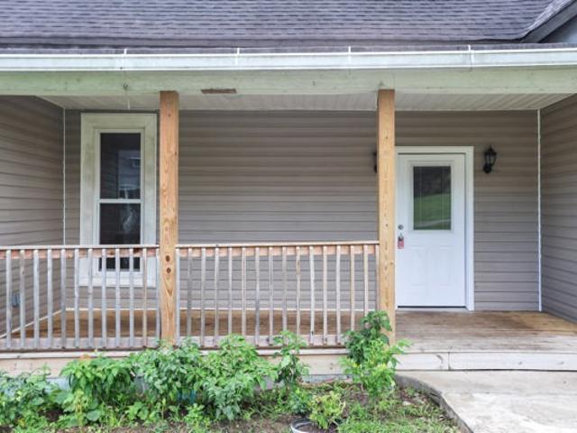 724 W Main St