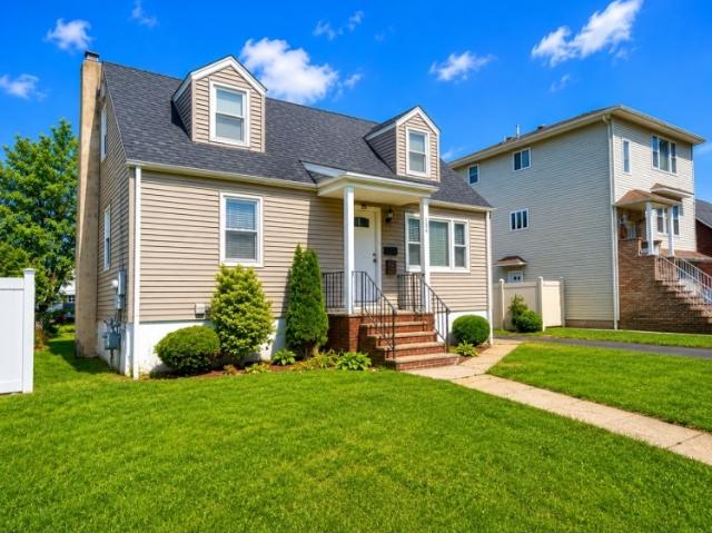 724 Walnut St