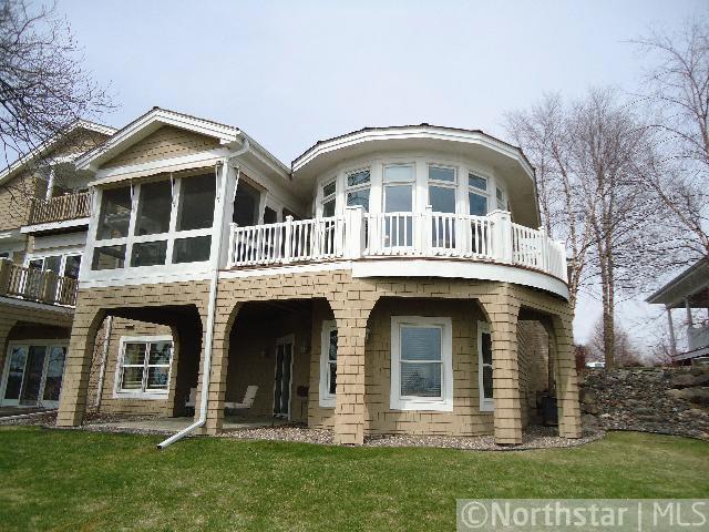 724 Widsten Cir, Wayzata, MN 55391