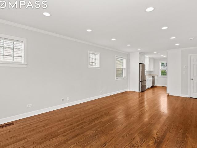 7254 N Osceola Ave, Chicago, IL